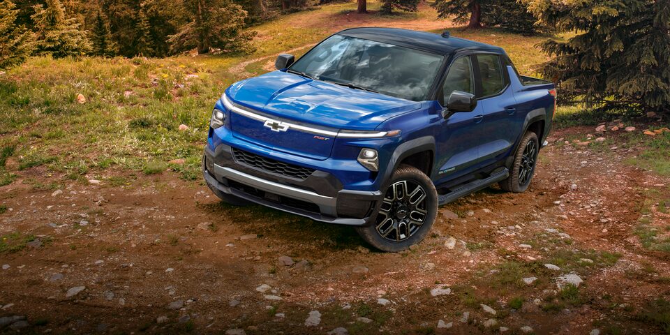First-Ever Silverado EV Electric Truck | Chevrolet Canada